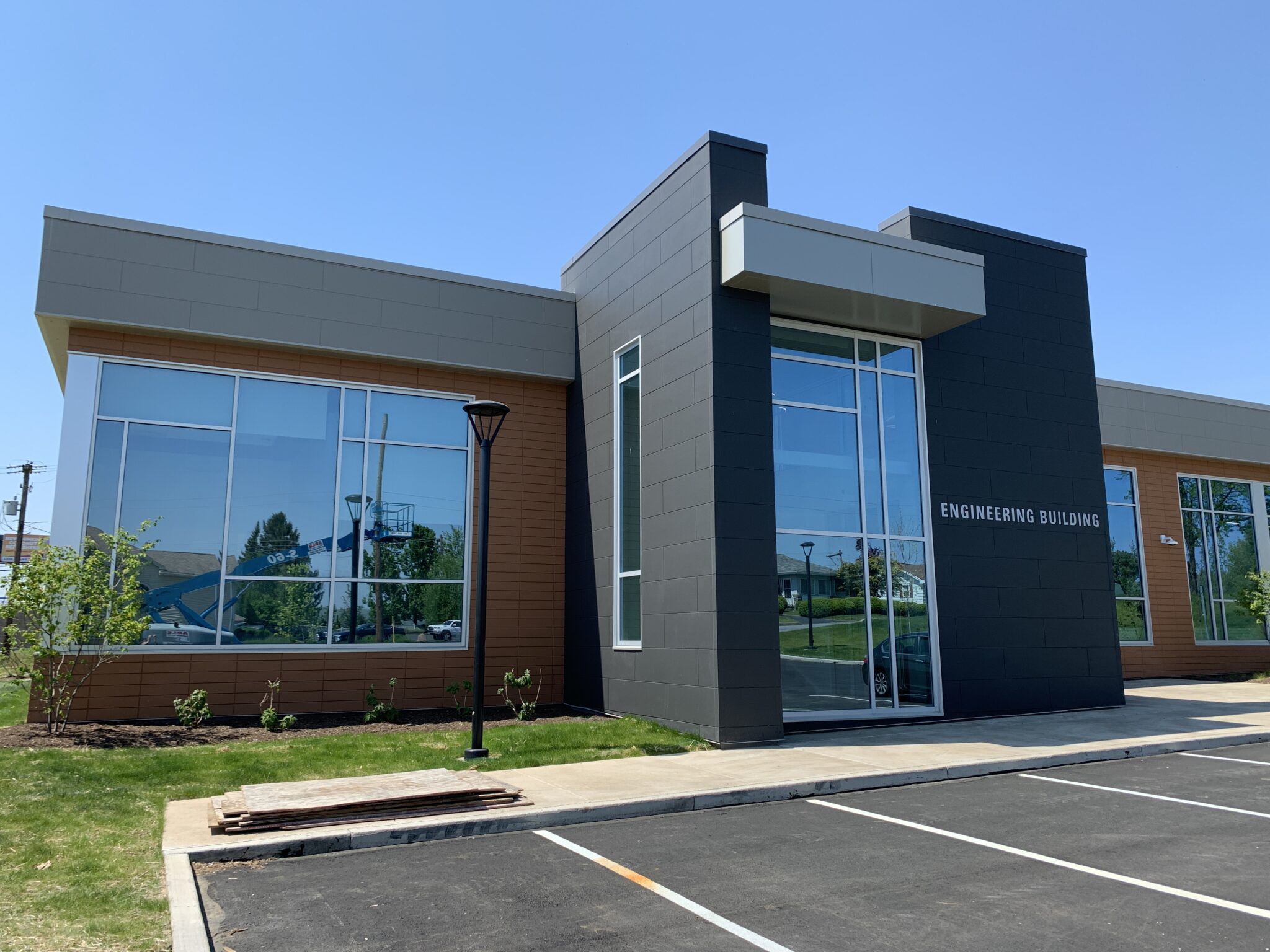 About United Plate Glass | Residential & Commercial Glaziers